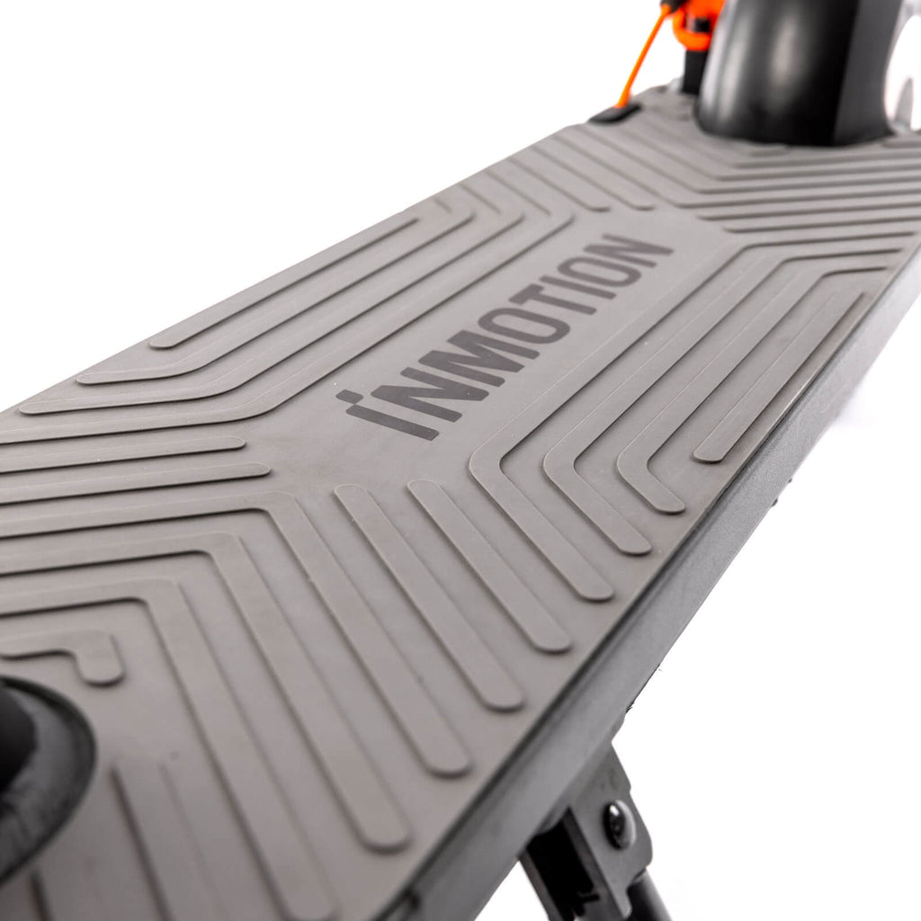 InMotion Commuter Climber Electric Scooter - Dual Motor E Scooter ...